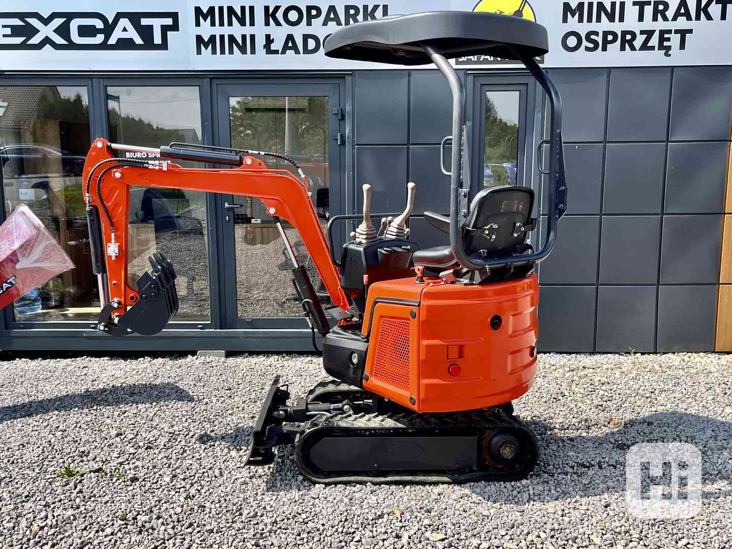 Minibagr EXCAT X10,hmotnost 1 T,VÝSUVNÉ DRÁHY, otočné rameno - bazar ...