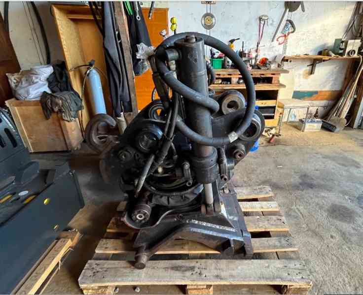 Rotátor na bagr Cat TRS 10 - bazar - Hyperinzerce.cz