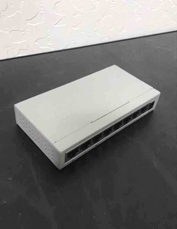 8portový ethernetový přepínač Allied Telesyn AT-FS708LE - bazar ...