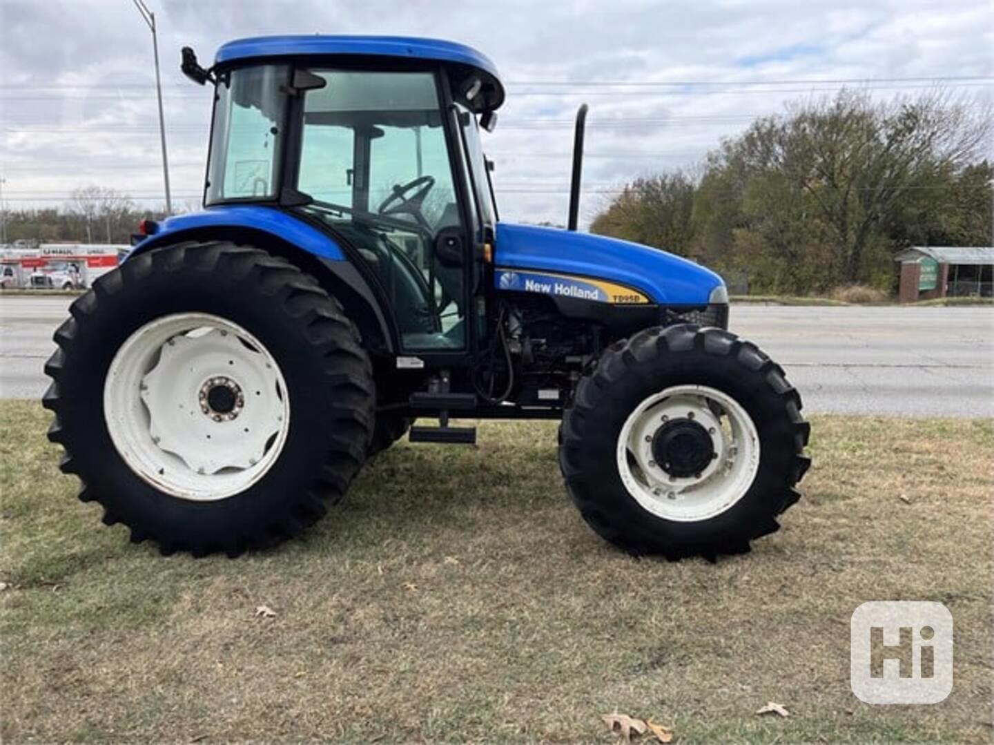 Traktor NEW HOLLAND TD95D - bazar - Hyperinzerce.cz