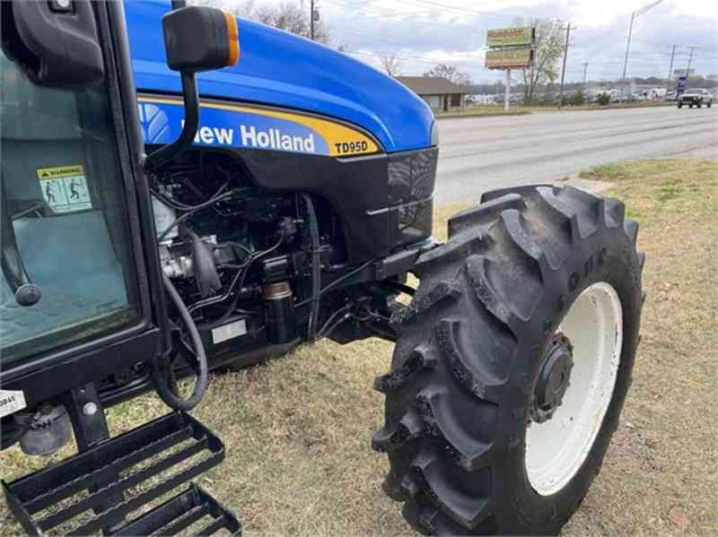 Traktor NEW HOLLAND TD95D - bazar - Hyperinzerce.cz