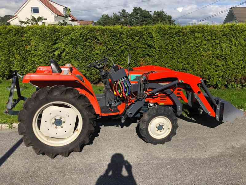 Malotraktor Kubota LI-125 + příslušenství - bazar - Hyperinzerce.cz