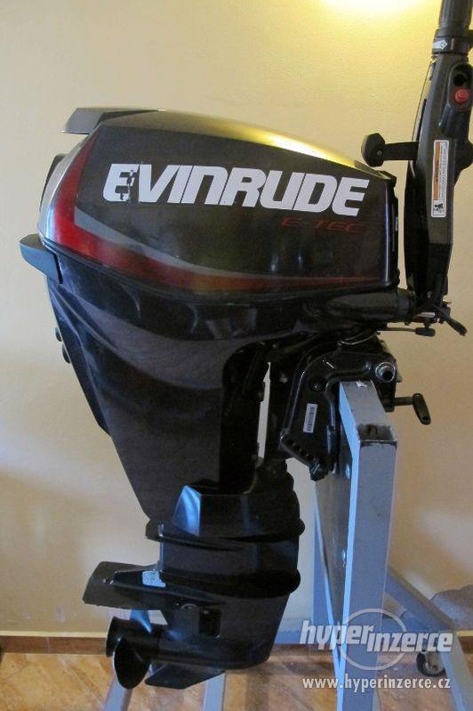 Lodní motor EVINRUDE 30HP, E-TEC, TOP STAV - bazar - Hyperinzerce.cz
