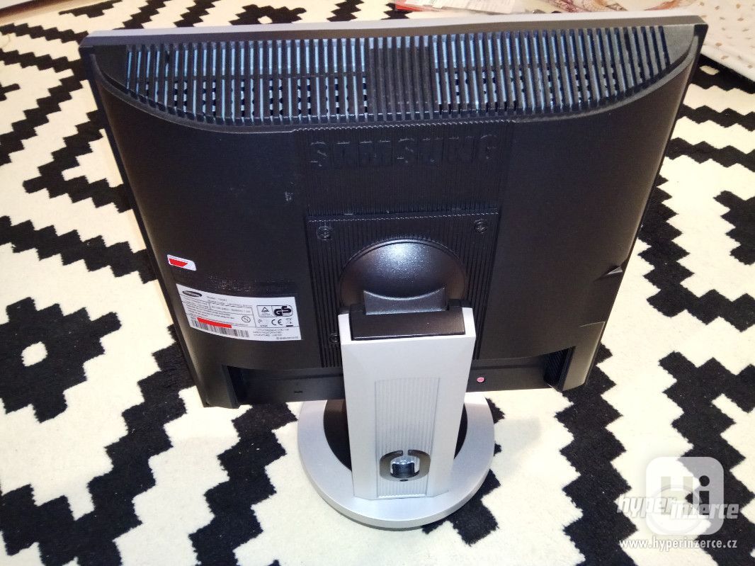 All-in-one počítač a monitor 17" Samsung 720XT - bazar - Hyperinzerce.cz