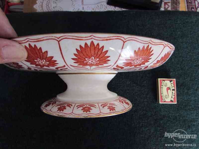 podnos jako na bábovku zn.MINTON (China aster) - bazar - Hyperinzerce.cz
