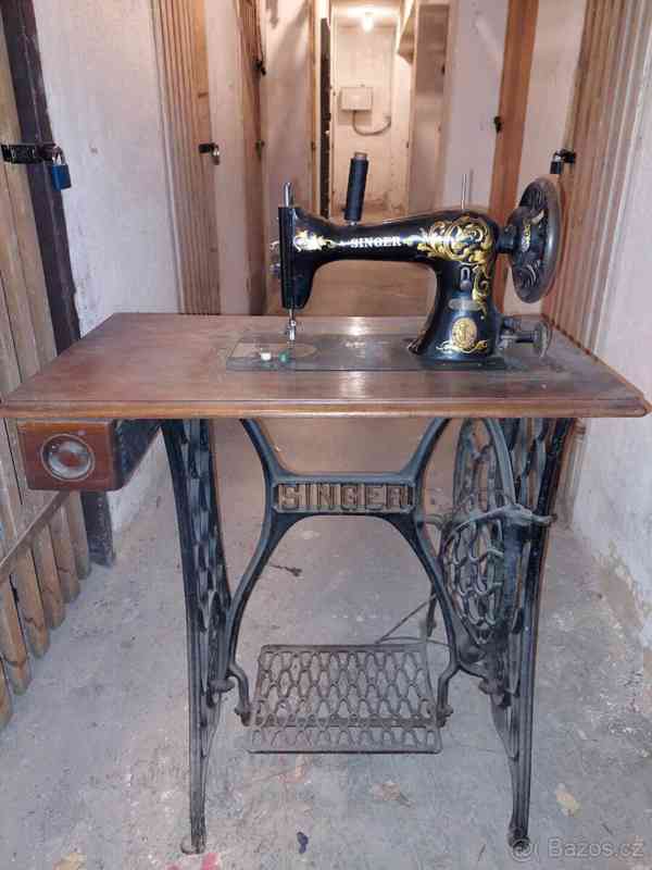 Šicí stroj Singer starožitný - bazar - Hyperinzerce.cz