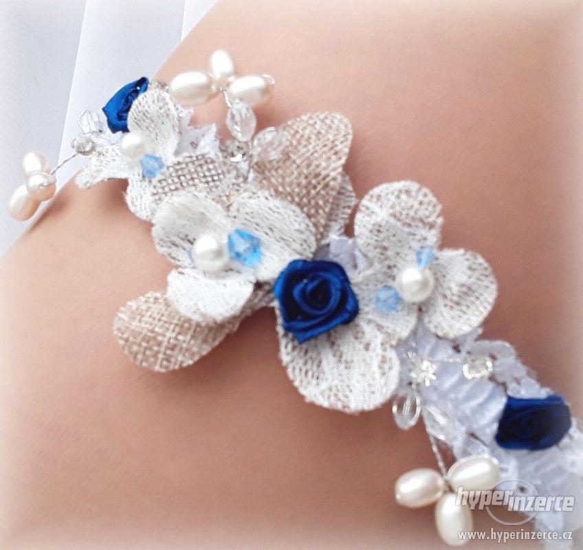 SVATEBNÍ PODVAZEK bílo modrý, jutový, rustikální - bazar - Hyperinzerce.cz