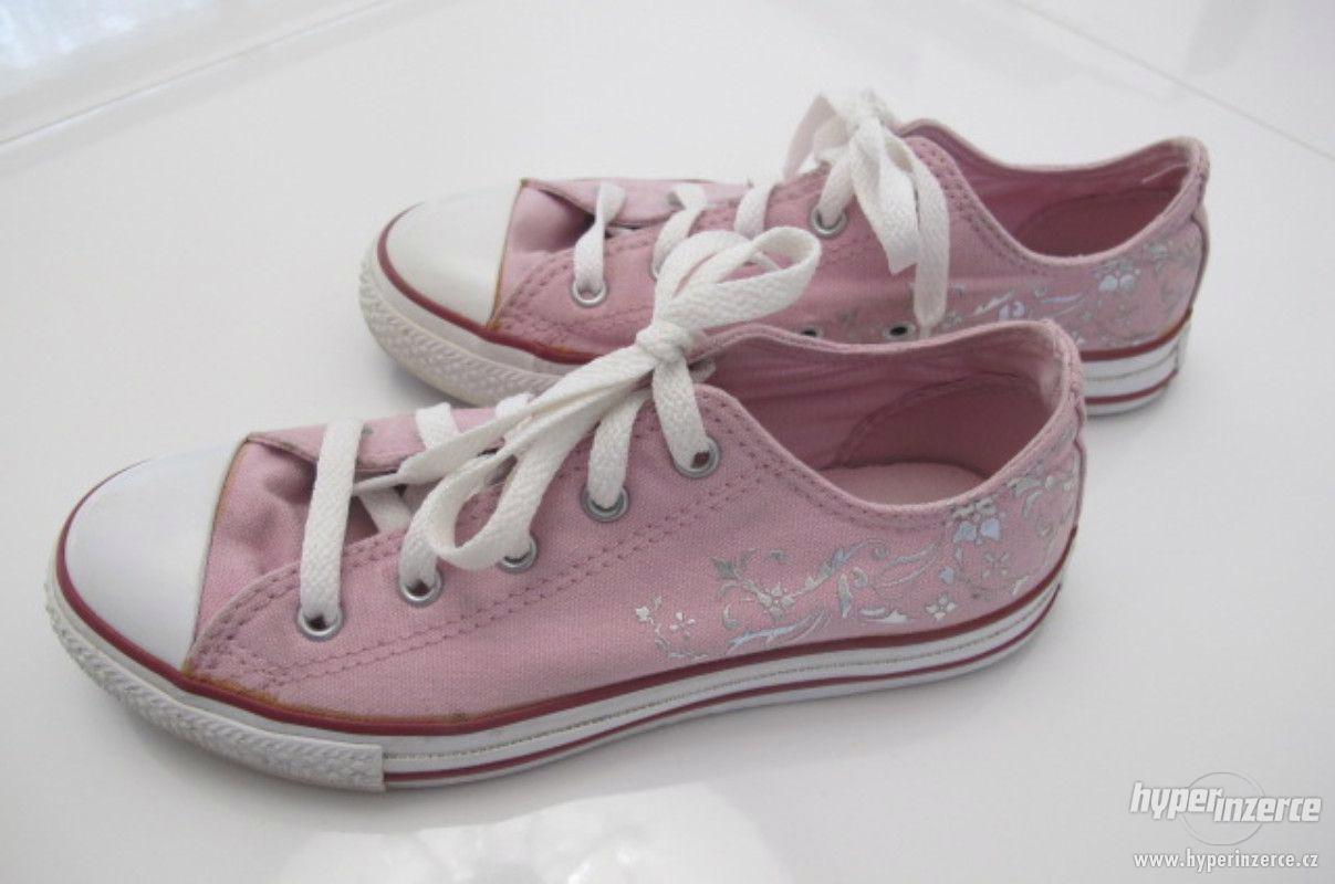 Dívčí tenisky Converse - bazar - Hyperinzerce.cz