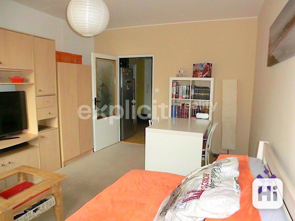 Pronájem, Byty 1+kk, 30 m2 - Zlín - Prštné - bazar - Hyperinzerce.cz