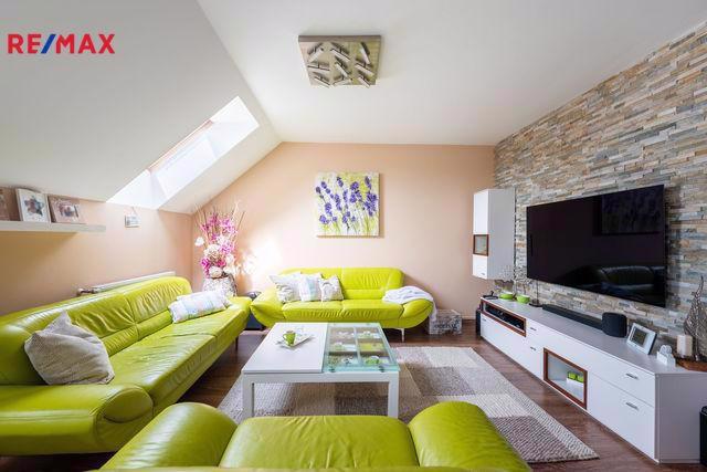 Prodej rodinného mezonetového bytu 4+1, 137 m2, se zahradou, Jesenice - Zdiměřice - bazar ...