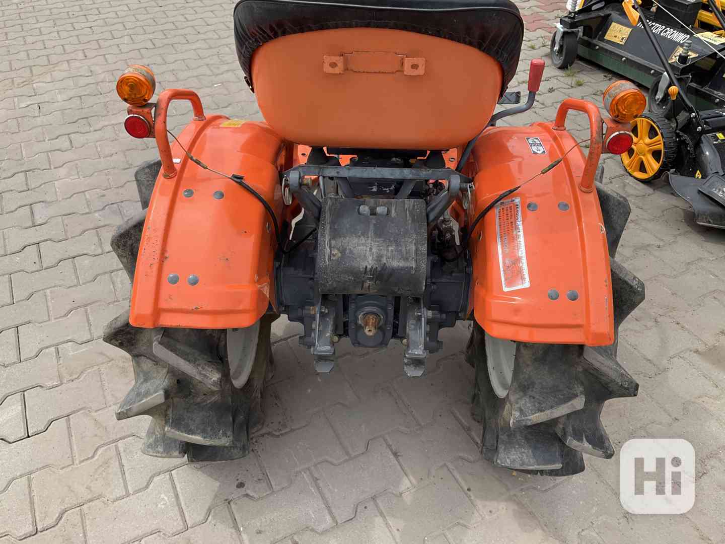 Japonský traktor Kubota bultra B-10, 10Hp, 4x4 - bazar - Hyperinzerce.cz
