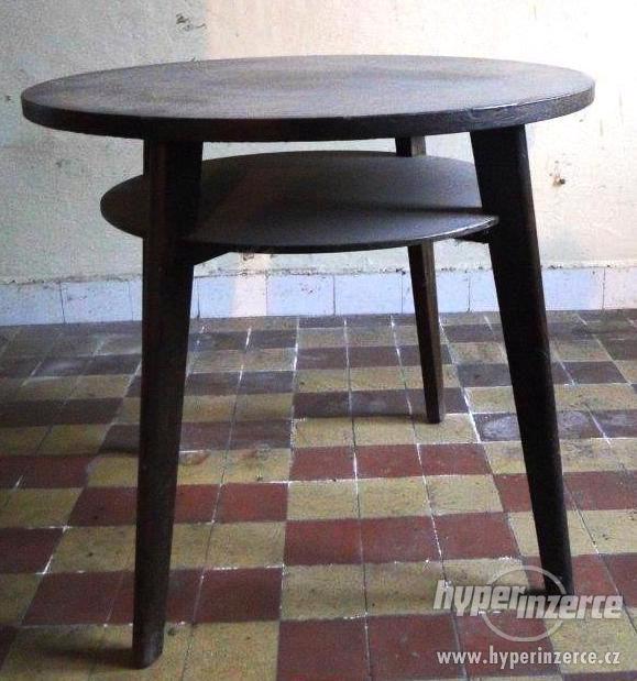 Starý dřevěný kruhový retro stolek 60-tá léta - bazar - Hyperinzerce.cz