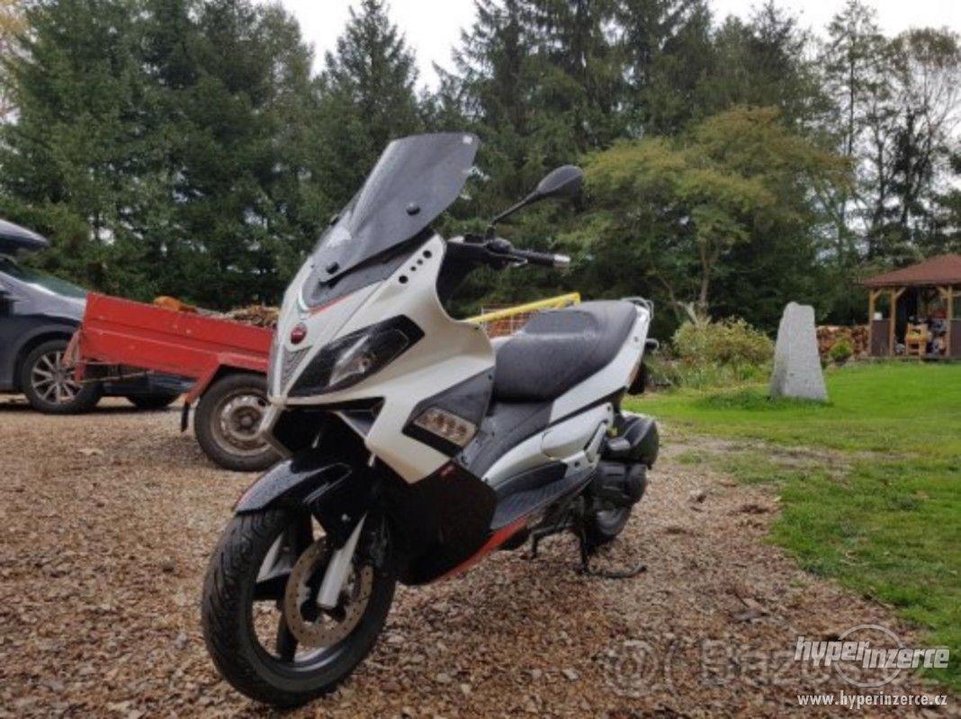 Aprilia sr max 125cm r.v.2012 zimni cena bazar Hyperinzerce.cz