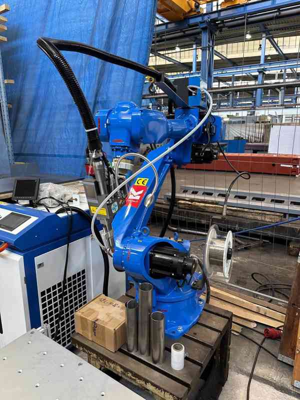 6- osý svařovací robot RL-F Series 25E-1840 - bazar - Hyperinzerce.cz