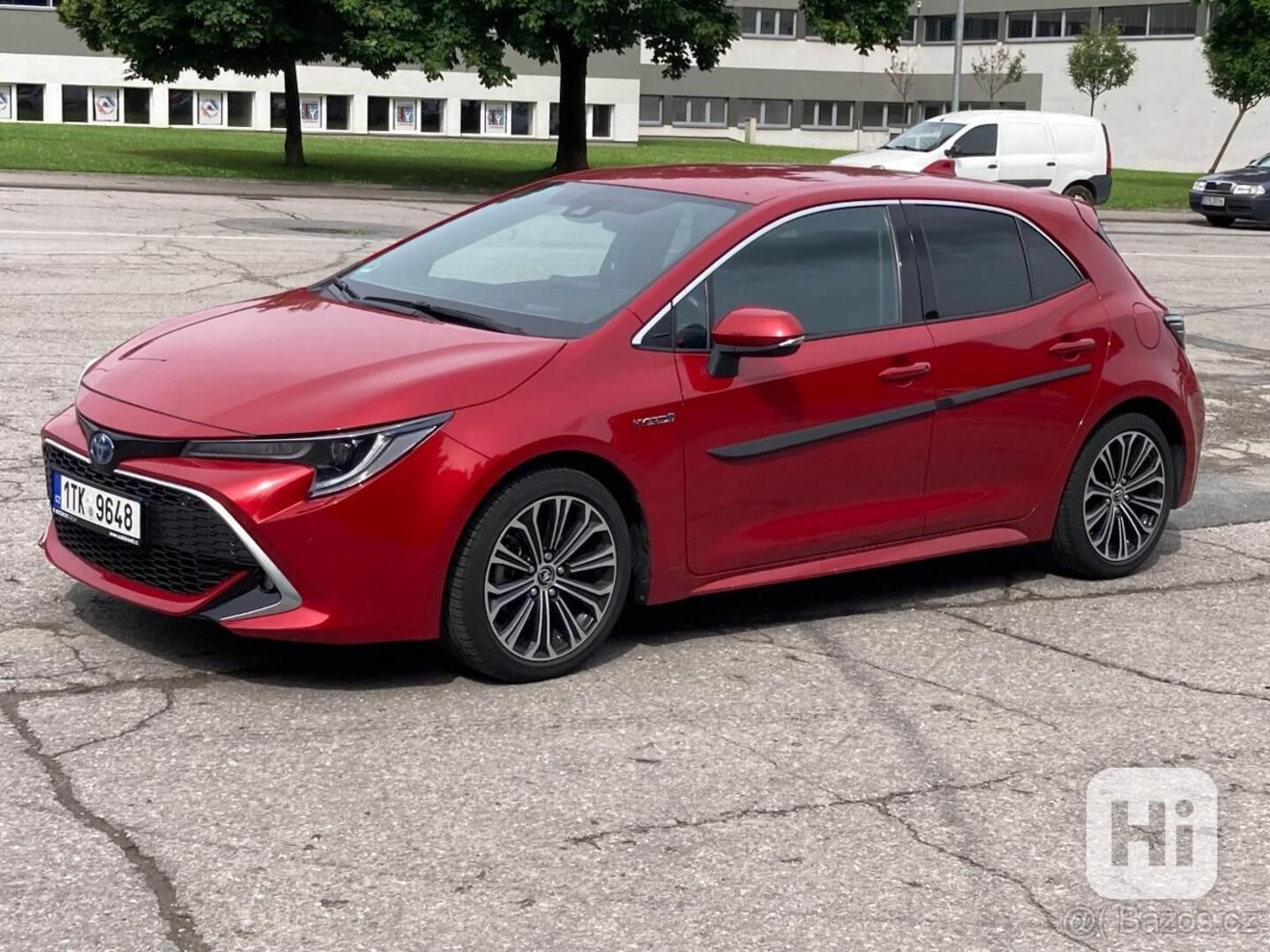 Corolla Executive 1,8 Hybrid Červená karmínová 7/2019 - bazar ...