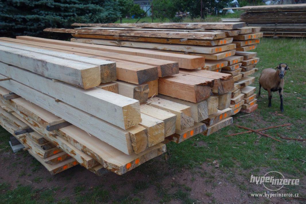 trámy, prkna, fošny, staré trámy, střešní latě 6x4 - bazar - Hyperinzerce.cz