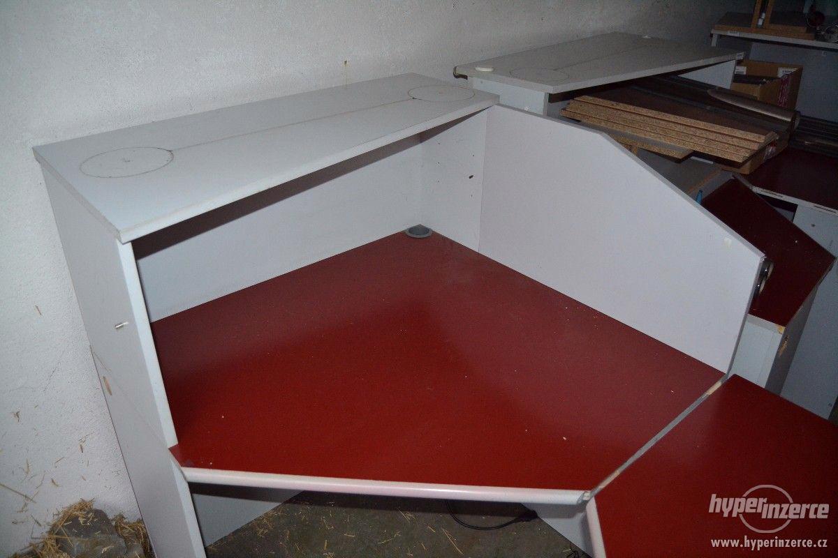 Kancelářský stůl, psací stůl, počítačový rohový stůl - bazar ...
