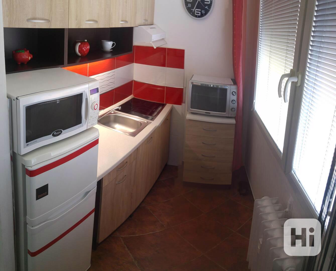 byt 1+kk u metra PROSEK - bazar - Hyperinzerce.cz