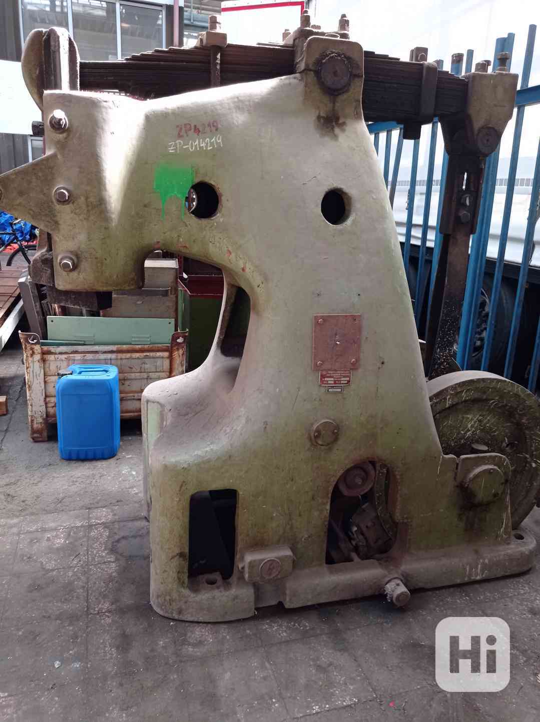 Pérový buchar KAP 110 - bazar - Hyperinzerce.cz