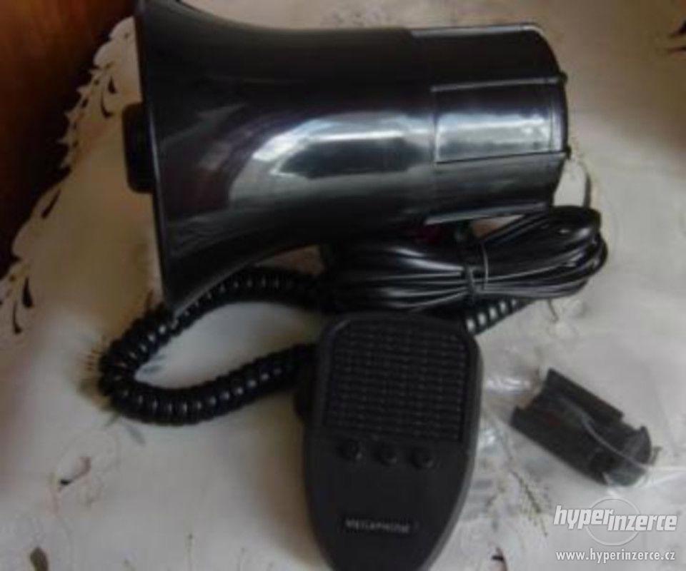 Megafon do auta 12V - 30W. Unikátní siréna s mikrofonem na 1 - bazar ...