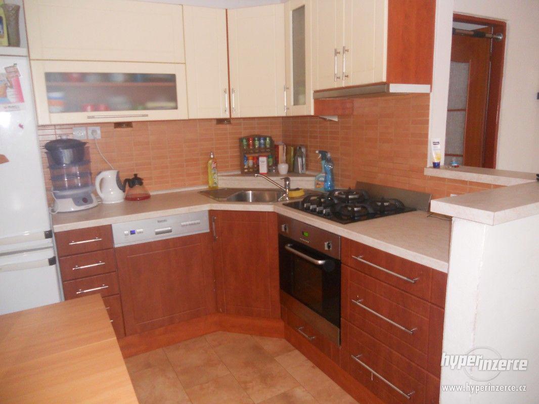 rohová kuchyň vanilka třešeň - bazar - Hyperinzerce.cz