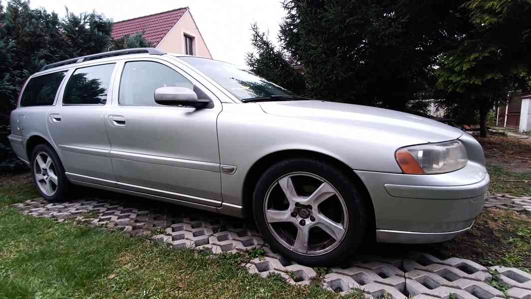 Volvo V70 D5 2004 - bazar - Hyperinzerce.cz