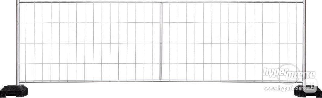 Mobilní stavební ploty 3,5m x 1,2m - WYROBCE Pletiva! - bazar ...