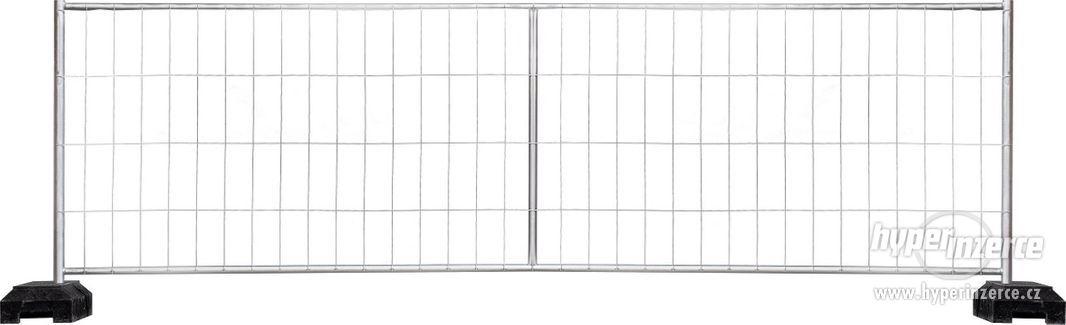 Mobilní stavební ploty 3,5m x 1,2m - WYROBCE Pletiva! - bazar ...