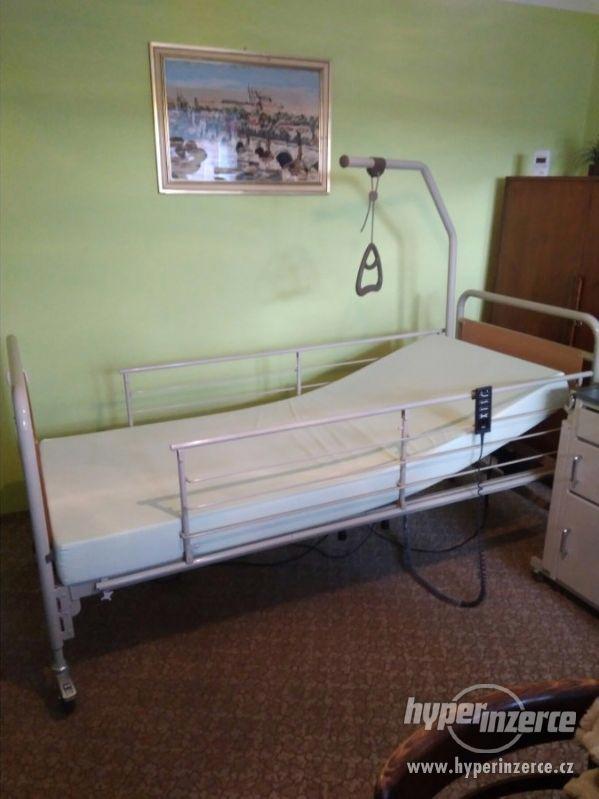 Polohovací elektrická postel pro seniory - bazar - Hyperinzerce.cz