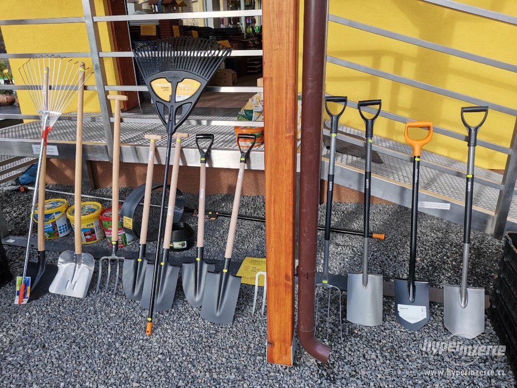 Rýč Fiskars špičatý Nový Se Zárukou Bazar Hyperinzerce Cz
