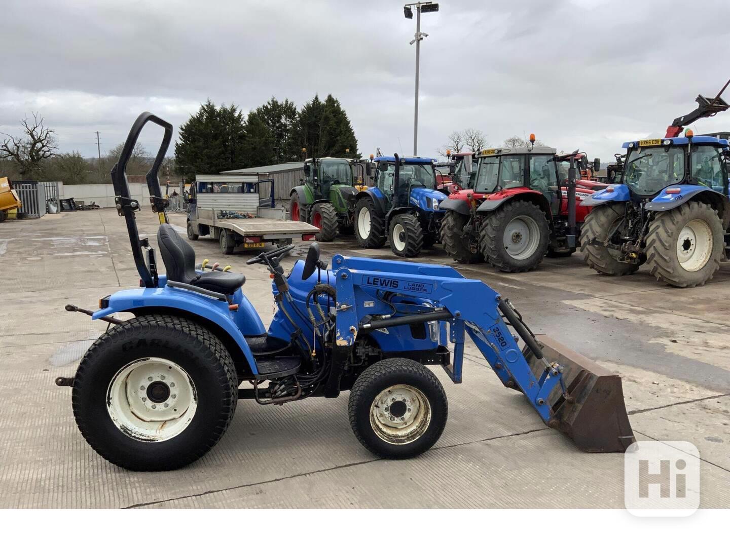 Traktor New Holland tc31 - bazar - Hyperinzerce.cz