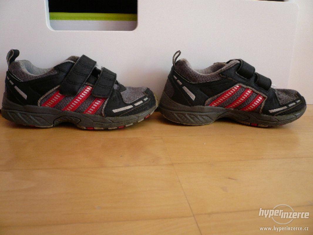 Sportovní halové boty Adidas vel. 29 (PC: 849 Kč) - bazar - Hyperinzerce.cz