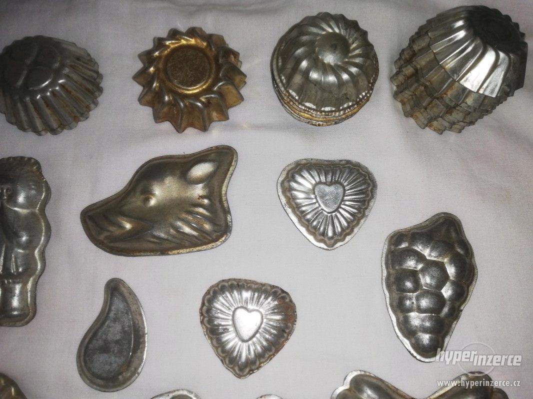 Vánoční formičky na pečení - 28 druhů - 59 ks - bazar - Hyperinzerce.cz