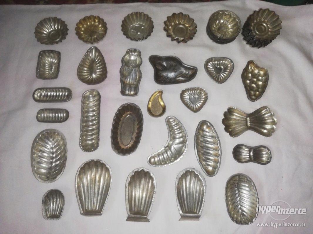 Vánoční formičky na pečení - 28 druhů - 59 ks - bazar - Hyperinzerce.cz