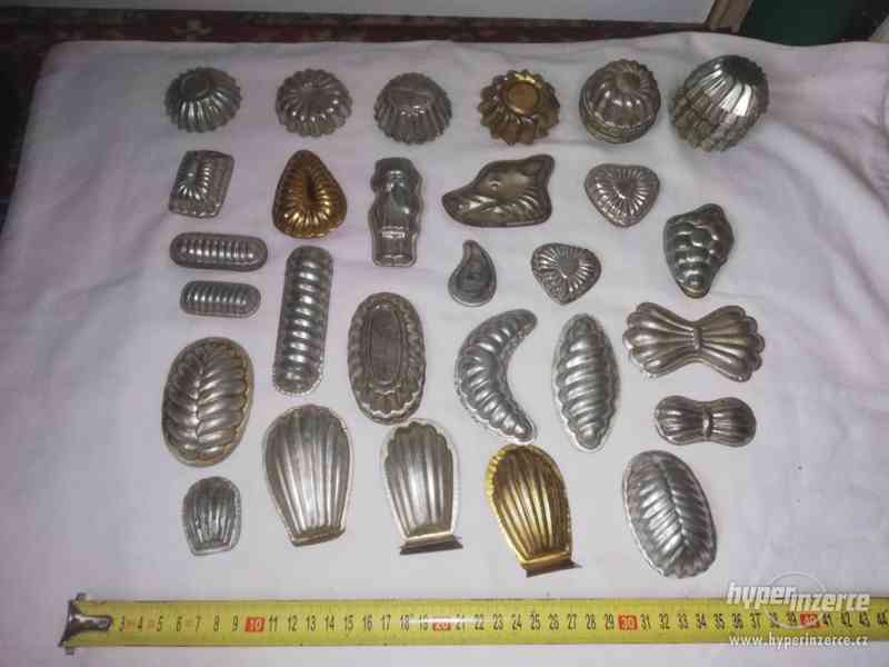 Vánoční formičky na pečení - 28 druhů - 59 ks - bazar - Hyperinzerce.cz