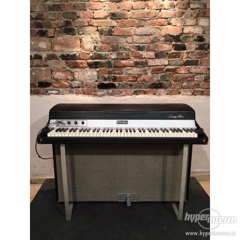 Fender Rhodes 73 Suitcase model 1975 TOP - bazar - Hyperinzerce.cz