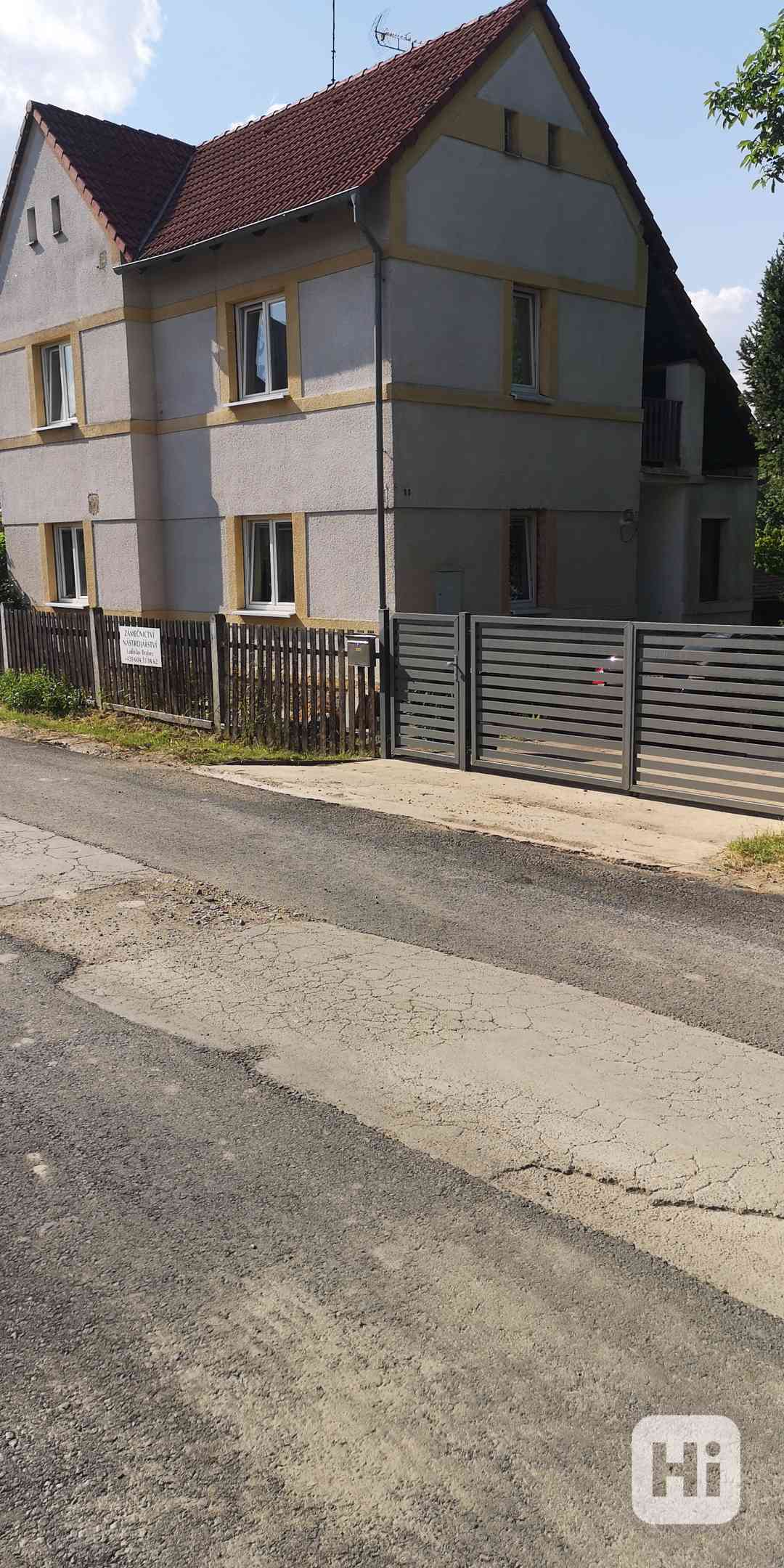 Prodej RD Zavidov - bazar - Hyperinzerce.cz