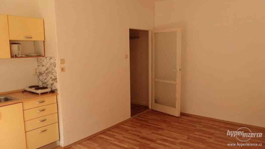 Prodej bytu 1+kk - bazar - Hyperinzerce.cz