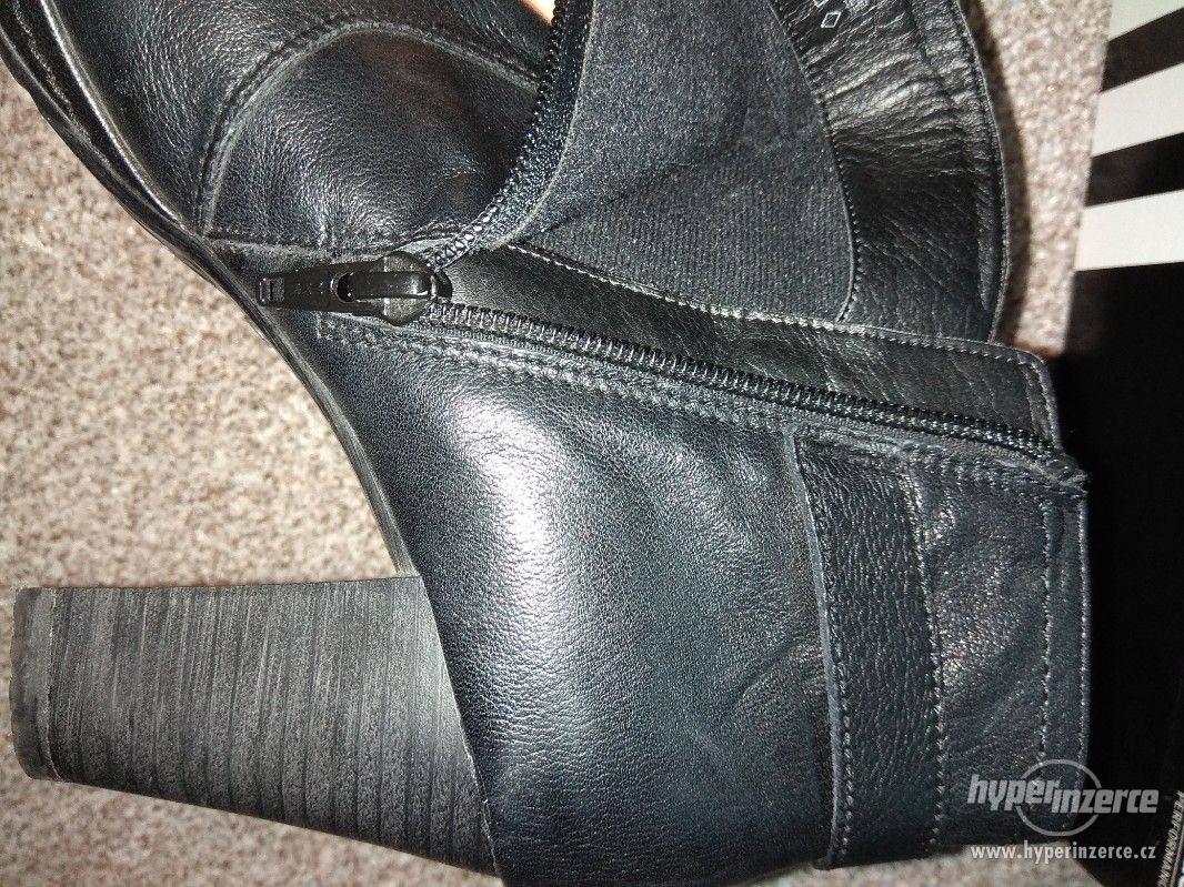 Dámská kožená obuv Baťa s náhradními podpatky - bazar - Hyperinzerce.cz