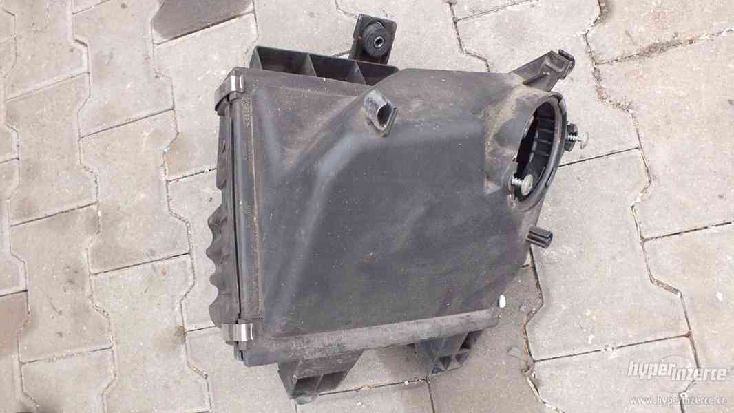 VW Passat B5 pouzdro vzduchového filtru - bazar - Hyperinzerce.cz