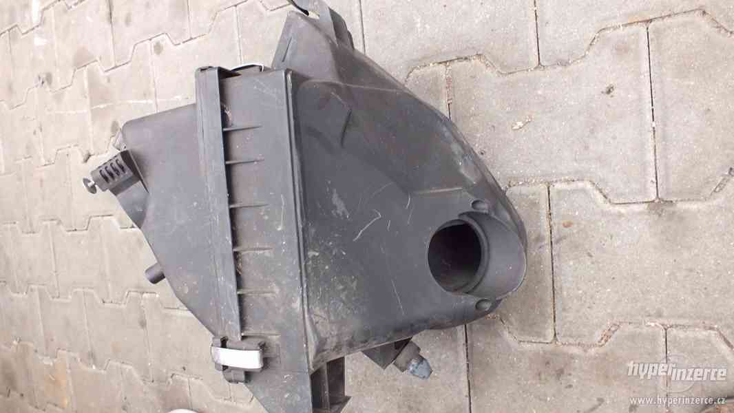 VW Passat B5 pouzdro vzduchového filtru - bazar - Hyperinzerce.cz
