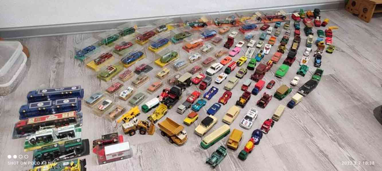 Staré modely autíček - bazar - Hyperinzerce.cz