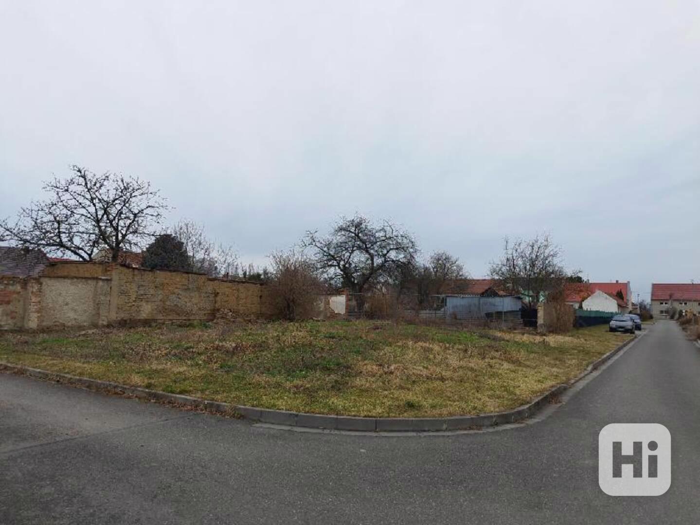 Pozemek 280m2 s projektem chaty - bazar - Hyperinzerce.cz