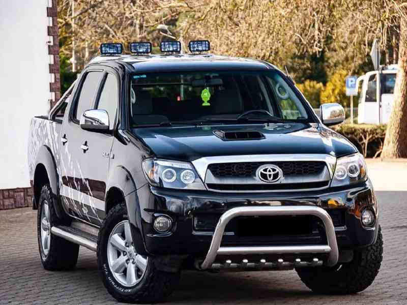 Toyota Hilux 3,0 D4D 4x4 Double Cab Sol 126kw - bazar - Hyperinzerce.cz