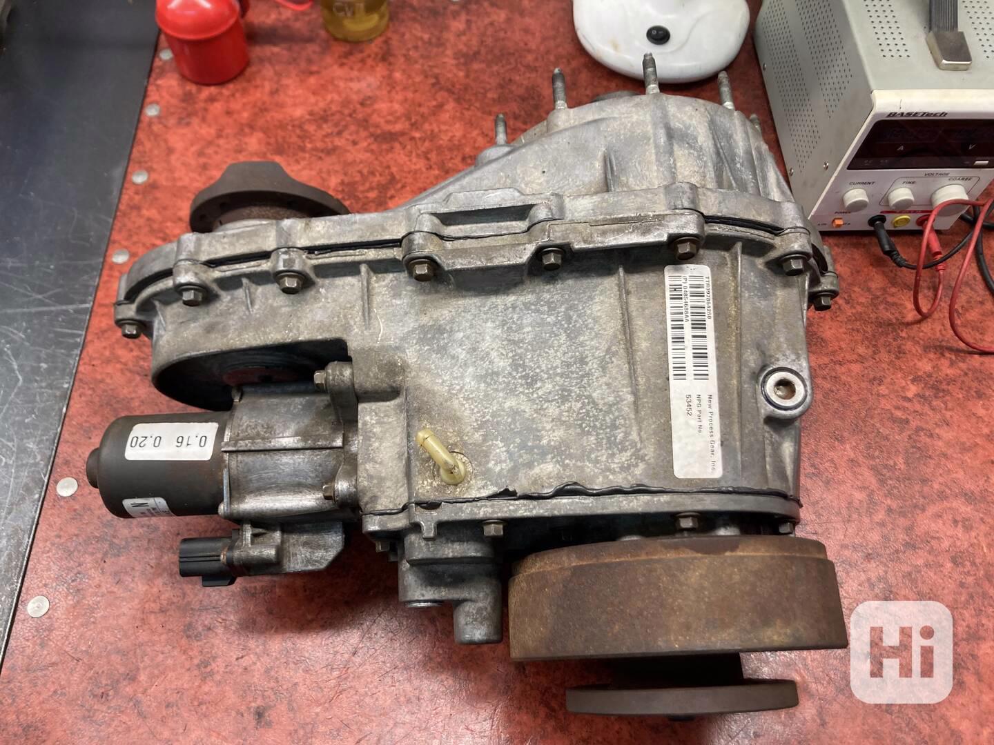 Rozvodovka Jeep Grand Cherokee SRT-8 6.1L NV146 Transfer Box - bazar ...