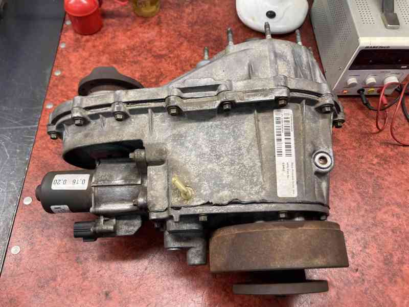 Rozvodovka Jeep Grand Cherokee SRT-8 6.1L NV146 Transfer Box - bazar ...