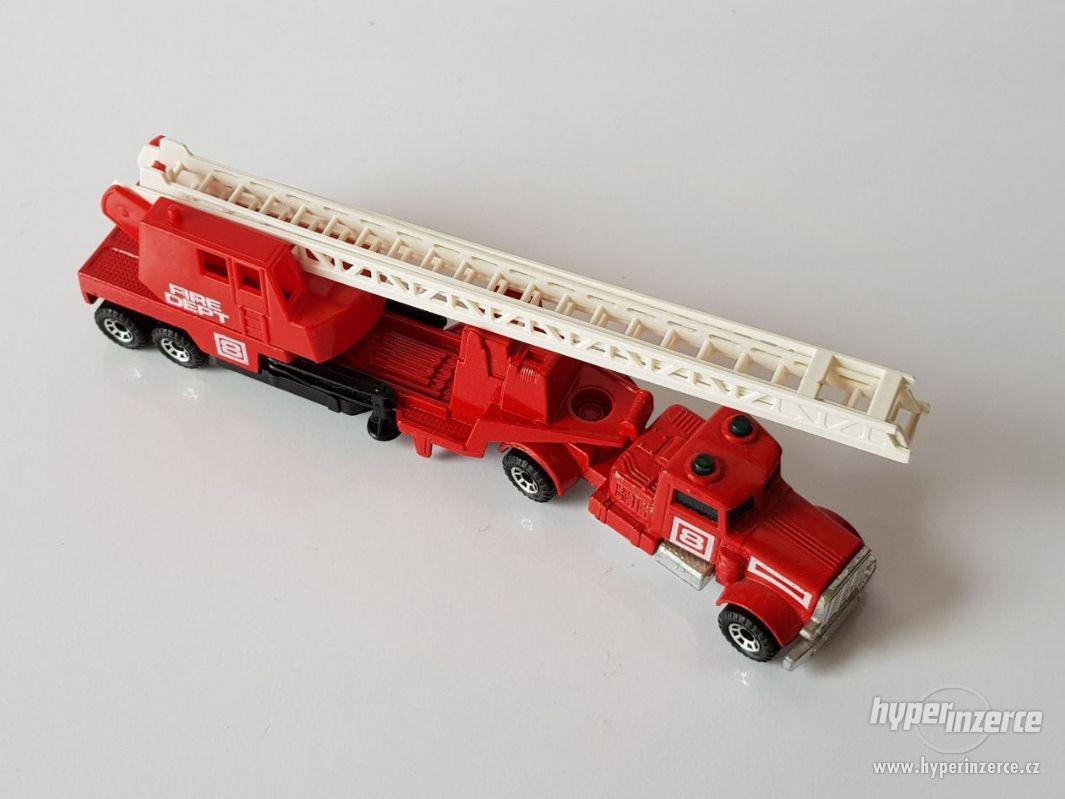 Matchbox Convoy Peterbilt Fire Rescue Truck Boxed - bazar - Hyperinzerce.cz