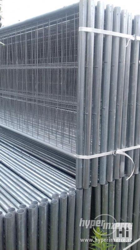 Mobilní oplocení - Stavební ploty 3,5m x 2,0 m - bazar - Hyperinzerce.cz