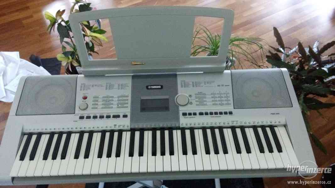 Klávesy Yamaha PSR-295 - bazar - Hyperinzerce.cz