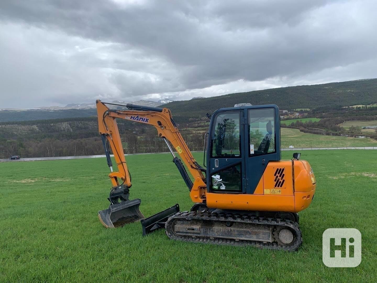 Minibagr Hanix H50B + příslušenství - bazar - Hyperinzerce.cz